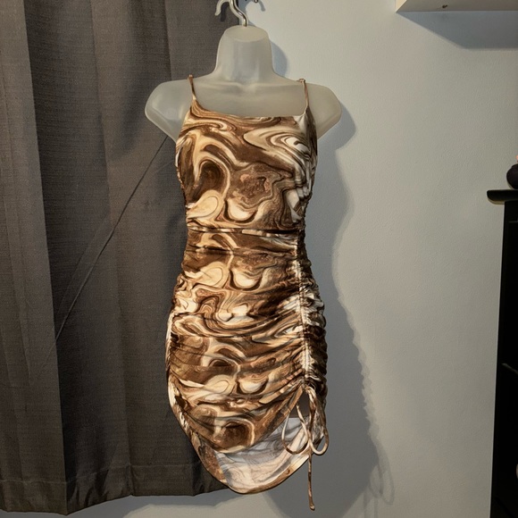 Windsor | Dresses | Windsorprivy Brown Swirl Dress | Poshmark